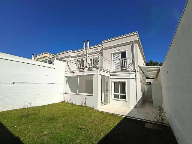 Casa / Sobrado para Locação em Santana de Parnaíba/SP Tamboré 4 Quartos
