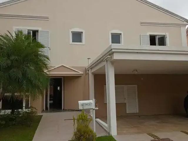 Casa / Sobrado para Locação em Santana de Parnaíba/SP Tamboré 4 Quartos