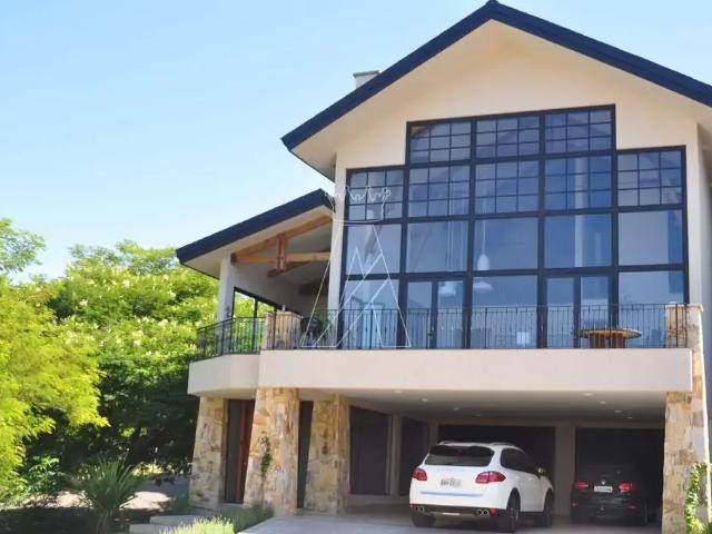 Casa / Sobrado para Locação em Santana de Parnaíba/SP Tamboré 4 Quartos