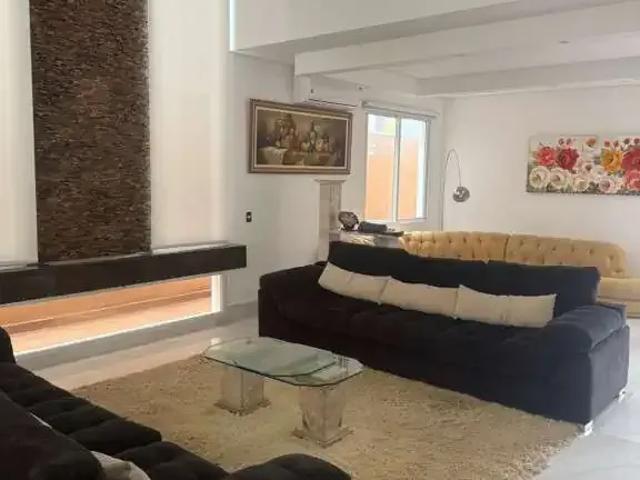 Casa / Sobrado para Locação em Santana de Parnaíba/SP Tamboré 5 Quartos