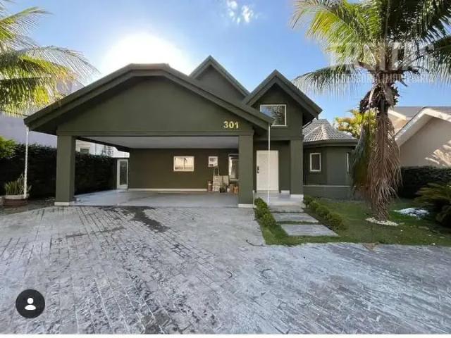 Casa / Sobrado para Locação em Santana de Parnaíba/SP Tamboré 8 Quartos