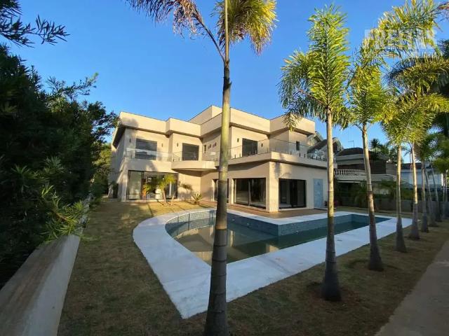 Casa / Sobrado para Locação em Santana de Parnaíba/SP Tamboré 9 Quartos