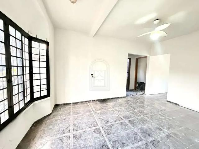 Casa / Sobrado para Locação em Sarandi/PR Jardim Universal 3 Quartos