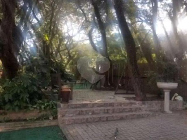 Casa / Sobrado para Locação em Sarandi/PR Jardim Centro Civico 3 Quartos