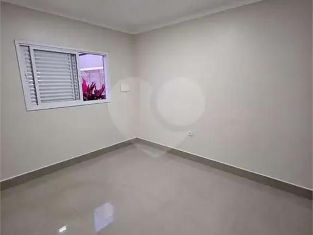 Casa / Sobrado para Locação em Sarandi/PR Jardim Centro Civico 4 Quartos