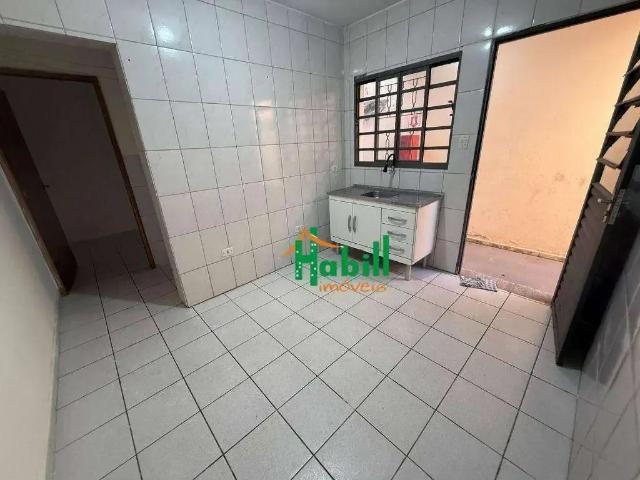 Casa / Sobrado para Locação em Suzano/SP Centro 2 Quartos