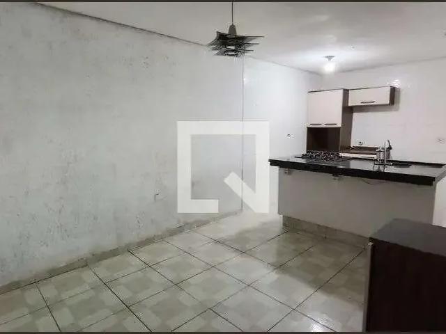 Casa / Sobrado para Locação em Suzano/SP Vila Maluf 2 Quartos