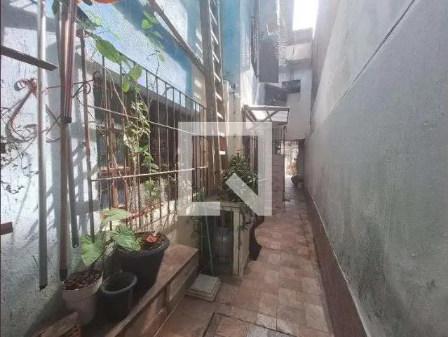 Casa / Sobrado para Locação em Suzano/SP Vila Maluf 2 Quartos