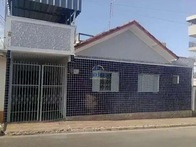 Casa / Sobrado para Locação em Pouso Alegre/MG Centro 4 Quartos