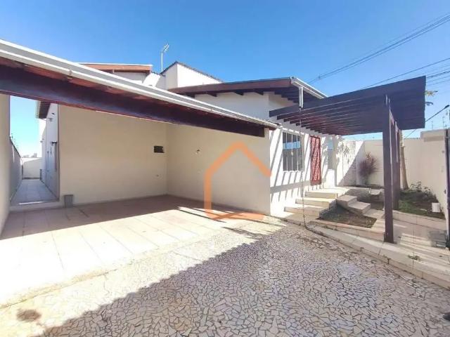Casa / Sobrado para Locação em Pouso Alegre/MG Residencial Santa Rita II 4 Quartos