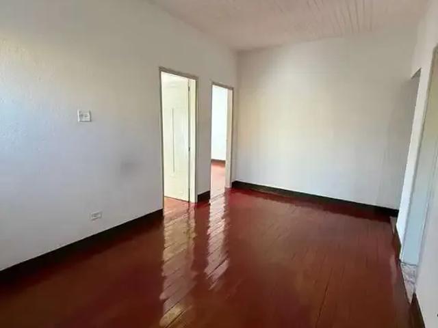 Casa / Sobrado para Locação em Poços de Caldas/MG Centro 2 Quartos