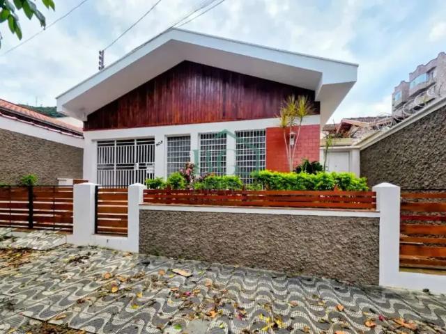 Casa / Sobrado para Locação em Poços de Caldas/MG Centro 2 Quartos
