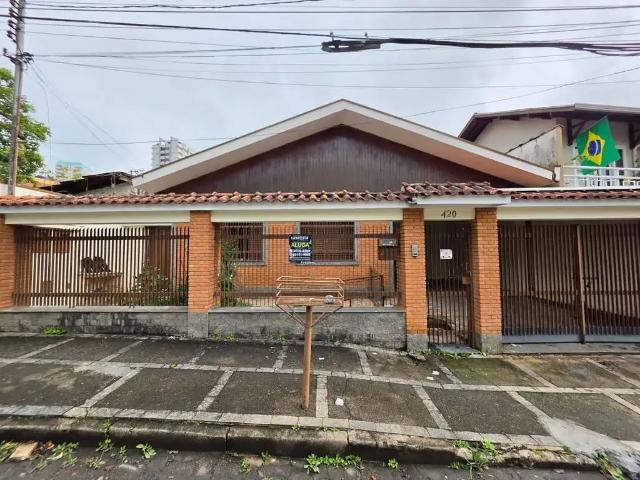 Casa / Sobrado para Locação em Poços de Caldas/MG Jardim Country Club 5 Quartos