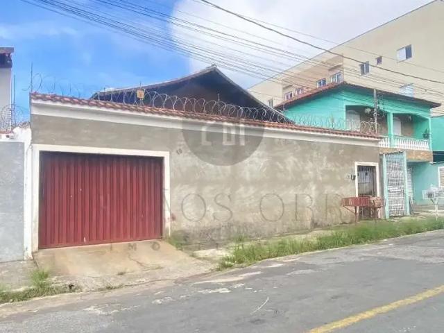 Casa / Sobrado para Locação em Poços de Caldas/MG Jardim Country Club 3 Quartos