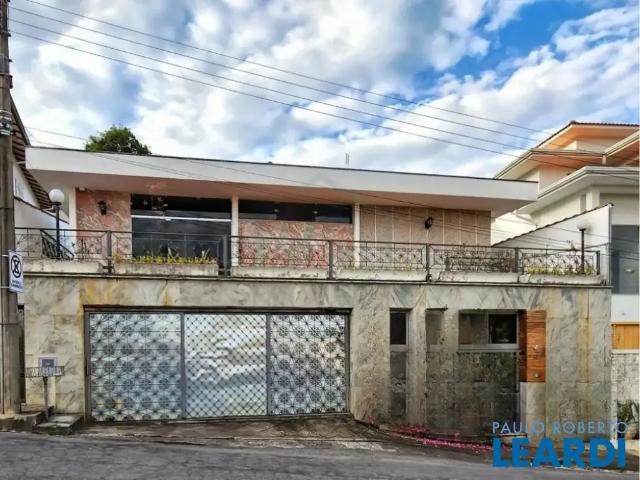 Casa / Sobrado para Locação em Poços de Caldas/MG Jardim dos Estados 4 Quartos