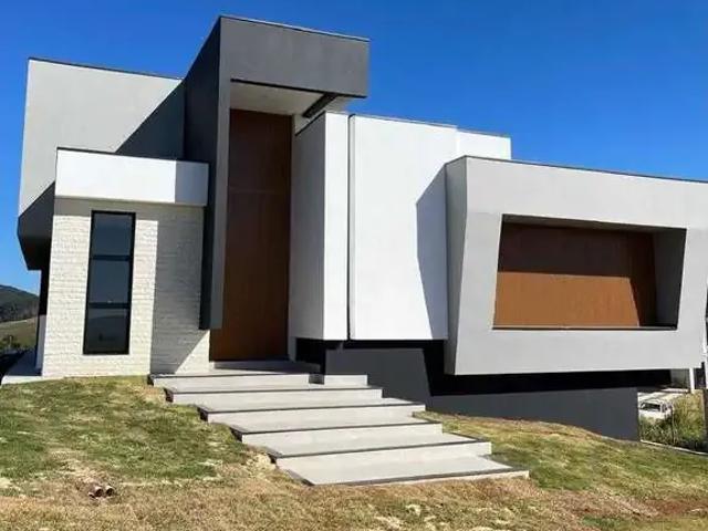 Casa / Sobrado para Locação em Poços de Caldas/MG Serras Altas Golf Estate