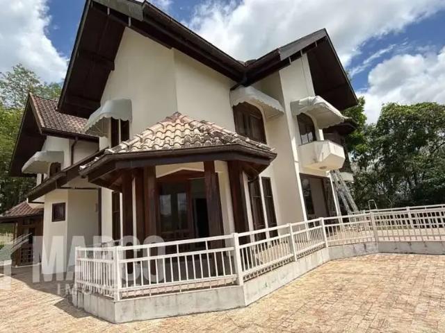 Casa / Sobrado para Locação em Pomerode/SC Centro 4 Quartos