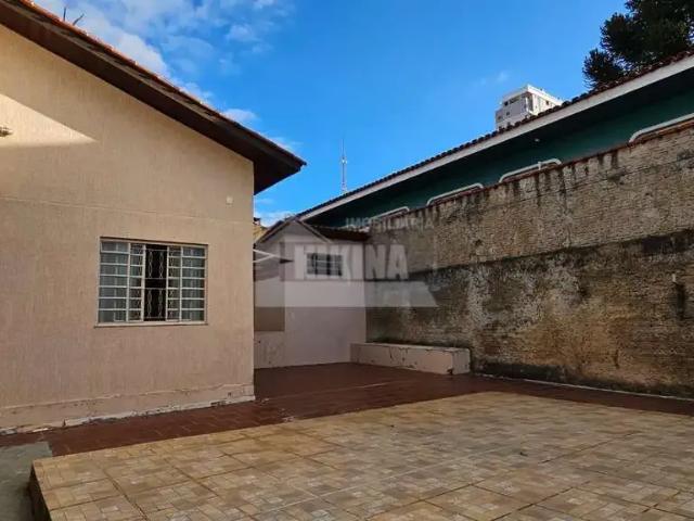 Casa / Sobrado para Locação em Ponta Grossa/PR Centro 1 Quartos