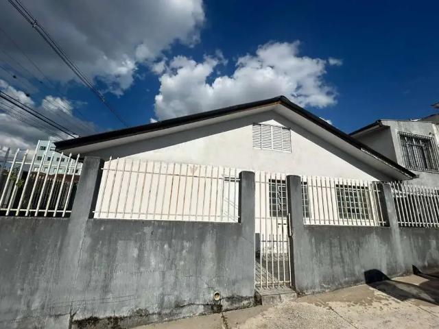 Casa / Sobrado para Locação em Ponta Grossa/PR Centro 3 Quartos