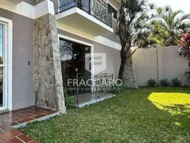 Casa / Sobrado para Locação em Ponta Grossa/PR Centro 3 Quartos