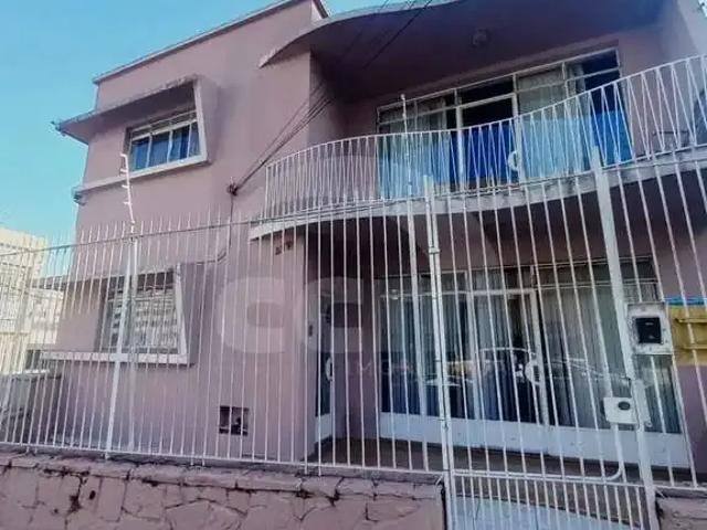 Casa / Sobrado para Locação em Ponta Grossa/PR Centro 4 Quartos