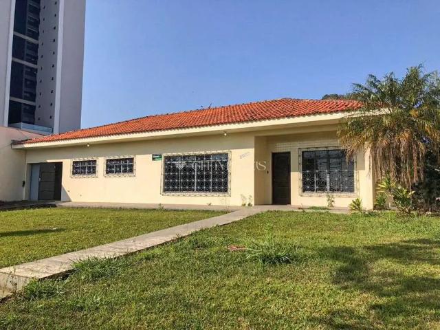 Casa / Sobrado para Locação em Ponta Grossa/PR Centro 4 Quartos
