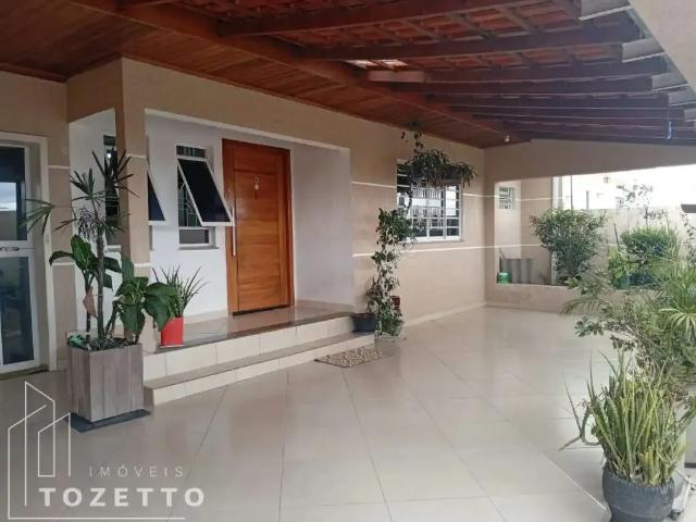 Casa / Sobrado para Locação em Ponta Grossa/PR Boa Vista 4 Quartos