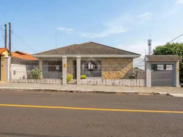 Casa / Sobrado para Locação em Ponta Grossa/PR Estrela 4 Quartos