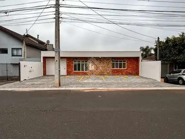 Casa / Sobrado para Locação em Ponta Grossa/PR Estrela 5 Quartos