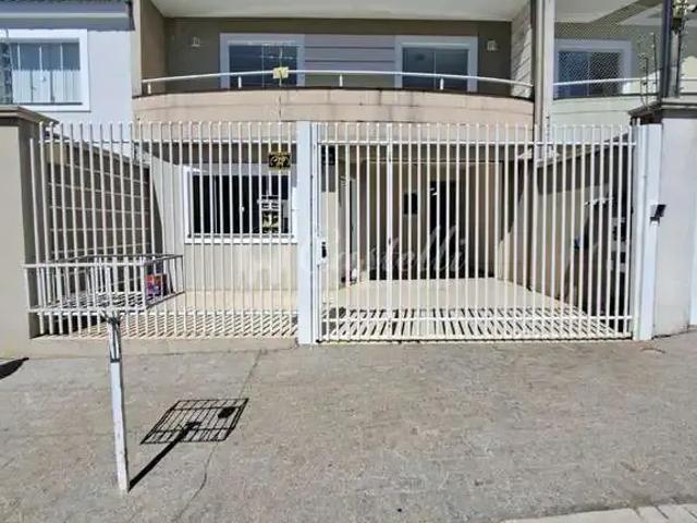 Casa / Sobrado para Locação em Ponta Grossa/PR Estrela 3 Quartos