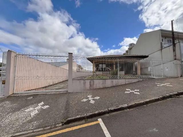 Casa / Sobrado para Locação em Ponta Grossa/PR Estrela 3 Quartos
