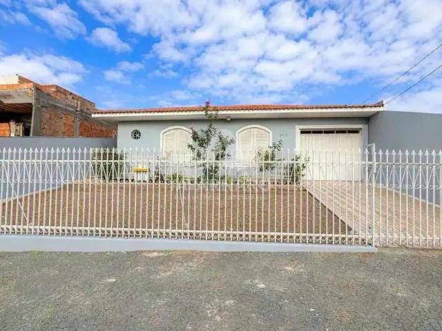 Casa / Sobrado para Locação em Ponta Grossa/PR Jardim Carvalho 3 Quartos