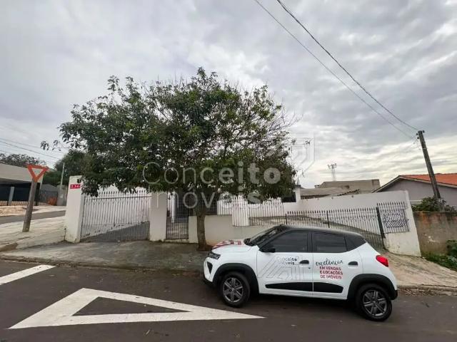 Casa / Sobrado para Locação em Ponta Grossa/PR Jardim Carvalho 3 Quartos
