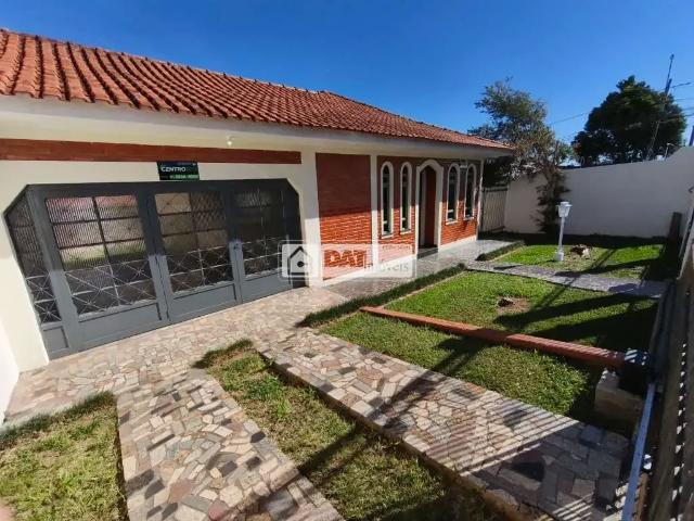 Casa / Sobrado para Locação em Ponta Grossa/PR Jardim Carvalho 3 Quartos