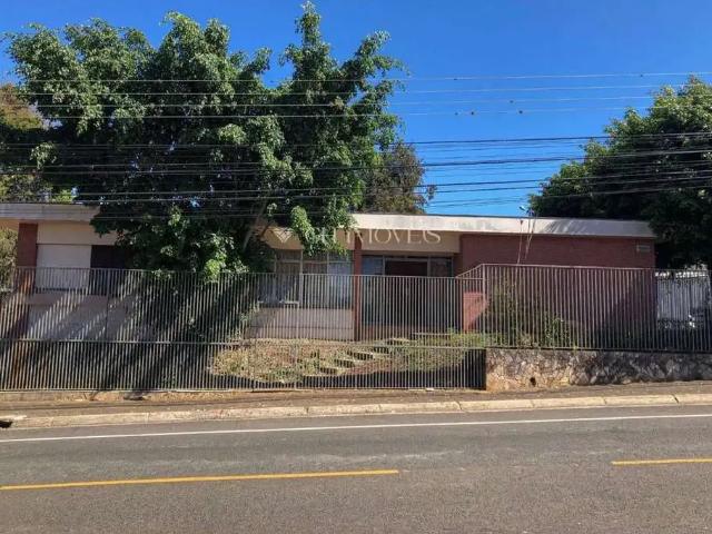 Casa / Sobrado para Locação em Ponta Grossa/PR Jardim Carvalho 4 Quartos