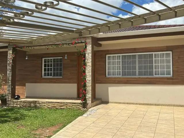 Casa / Sobrado para Locação em Ponta Grossa/PR Jardim Carvalho 4 Quartos