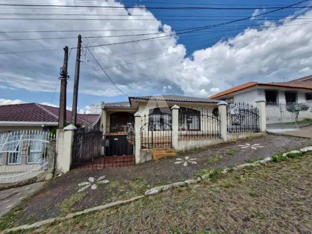 Casa / Sobrado para Locação em Ponta Grossa/PR Jardim Carvalho 4 Quartos