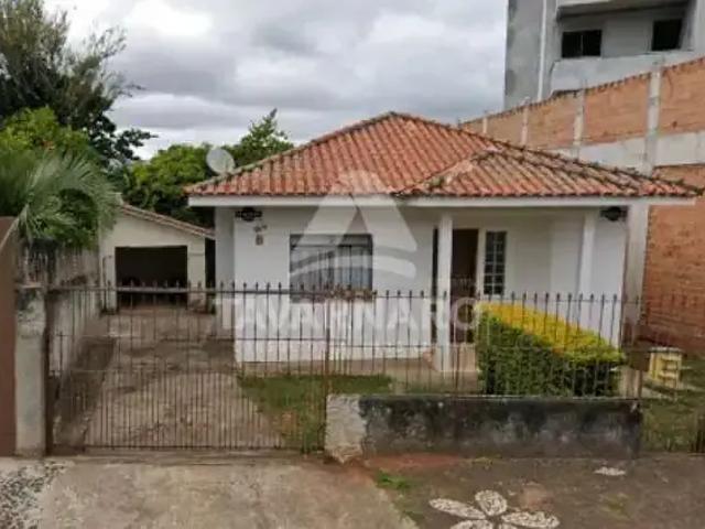 Casa / Sobrado para Locação em Ponta Grossa/PR Oficinas 3 Quartos