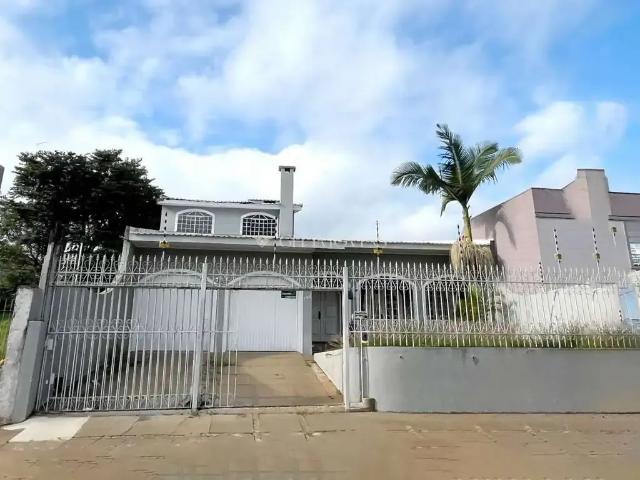 Casa / Sobrado para Locação em Ponta Grossa/PR Oficinas 4 Quartos
