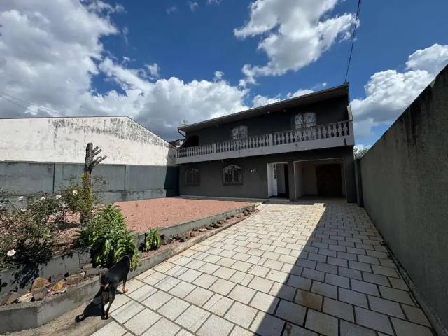 Casa / Sobrado para Locação em Ponta Grossa/PR Nova Rússia 5 Quartos
