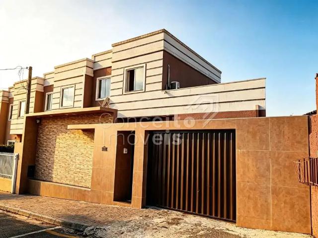 Casa / Sobrado para Locação em Ponta Grossa/PR Ronda 3 Quartos