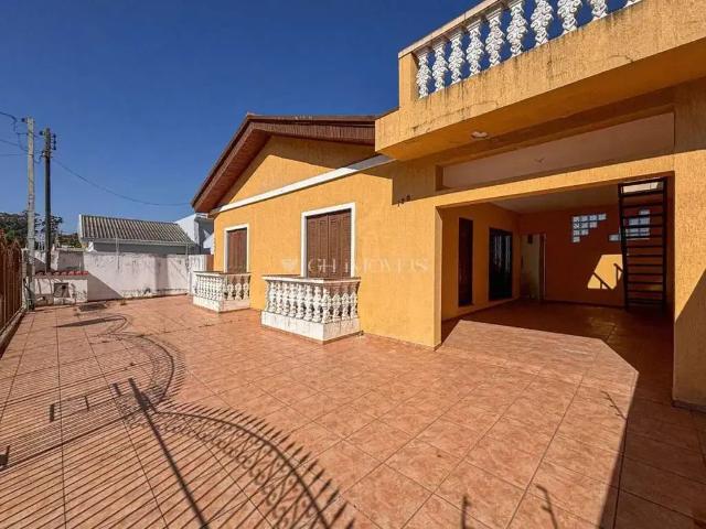 Casa / Sobrado para Locação em Ponta Grossa/PR Uvaranas 4 Quartos