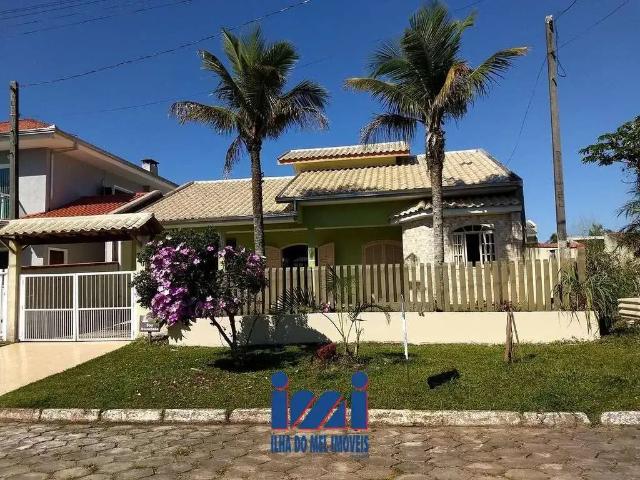 Casa / Sobrado para Locação em Pontal do Paraná/PR Atami 5 Quartos
