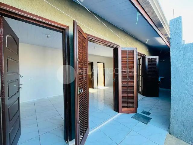 Casa / Sobrado para Locação em Pontal do Paraná/PR Jardim Jacarandá 2 Quartos