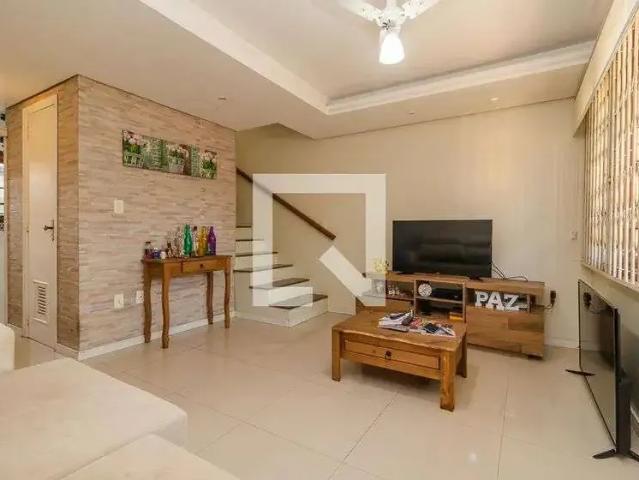 Casa / Sobrado para Locação em Porto Alegre/RS Cavalhada 2 Quartos