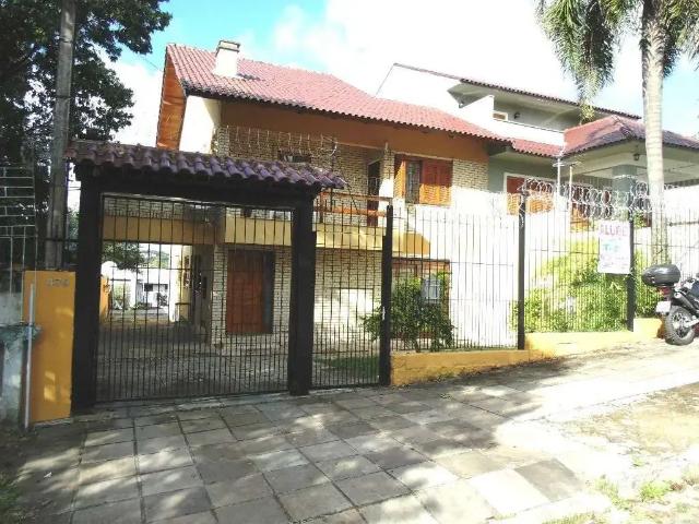 Casa / Sobrado para Locação em Porto Alegre/RS Cavalhada 3 Quartos