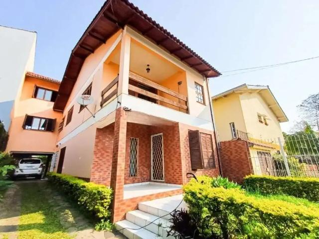 Casa / Sobrado para Locação em Porto Alegre/RS Cavalhada 3 Quartos