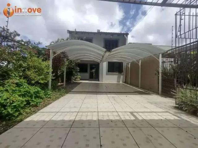 Casa / Sobrado para Locação em Porto Alegre/RS Cavalhada 4 Quartos