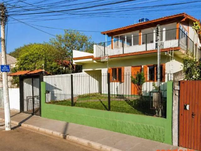 Casa / Sobrado para Locação em Porto Alegre/RS Cavalhada 4 Quartos