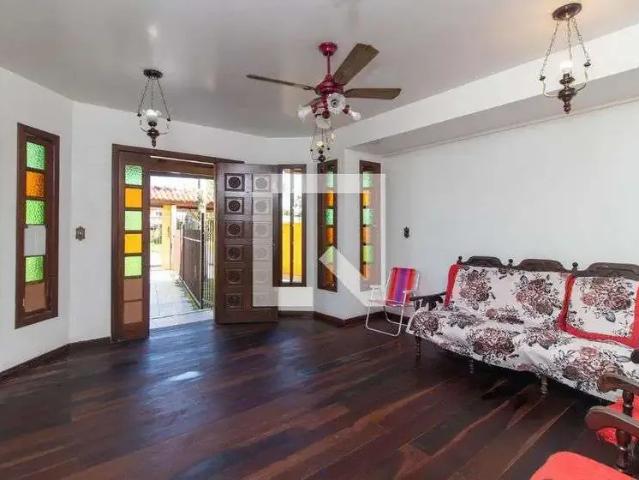 Casa / Sobrado para Locação em Porto Alegre/RS Cavalhada 5 Quartos